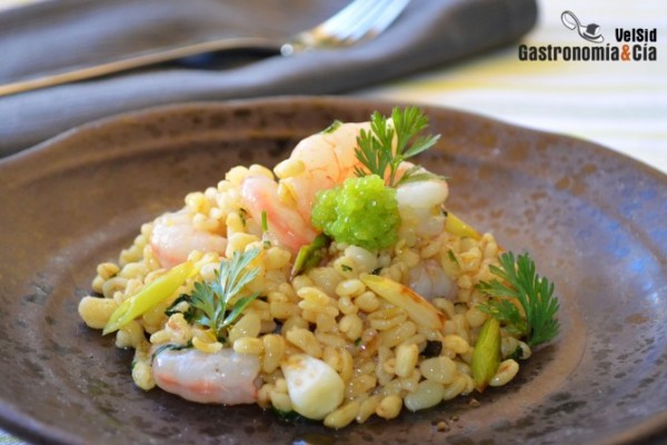 Trigo tierno con gambas y cilantro - Recetags