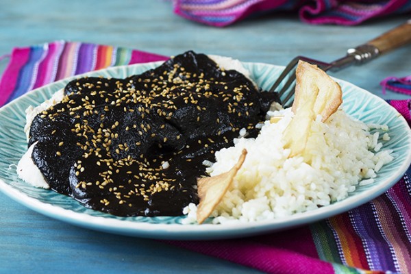 Pollo con mole negro oaxaqueño - Recetags