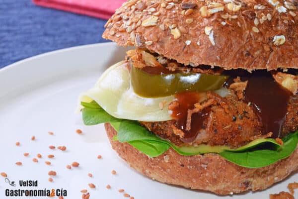 Bocadillo de pollo crujiente, mozzarella y jalapeños - Recetags